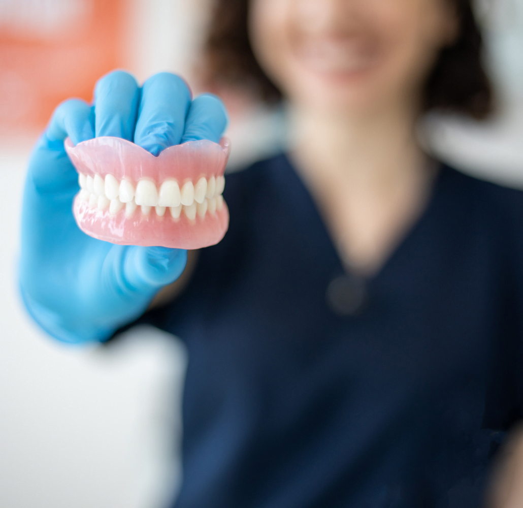 Three Signs That It’s Time to Realign Your Dentures | Deeragun Dental